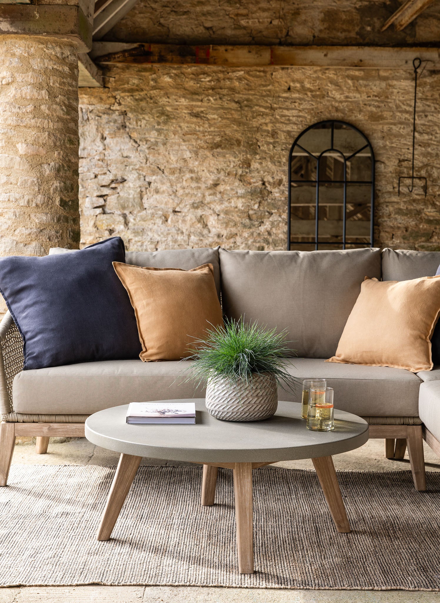 Lynton Round Coffee Table – Soto Gardens