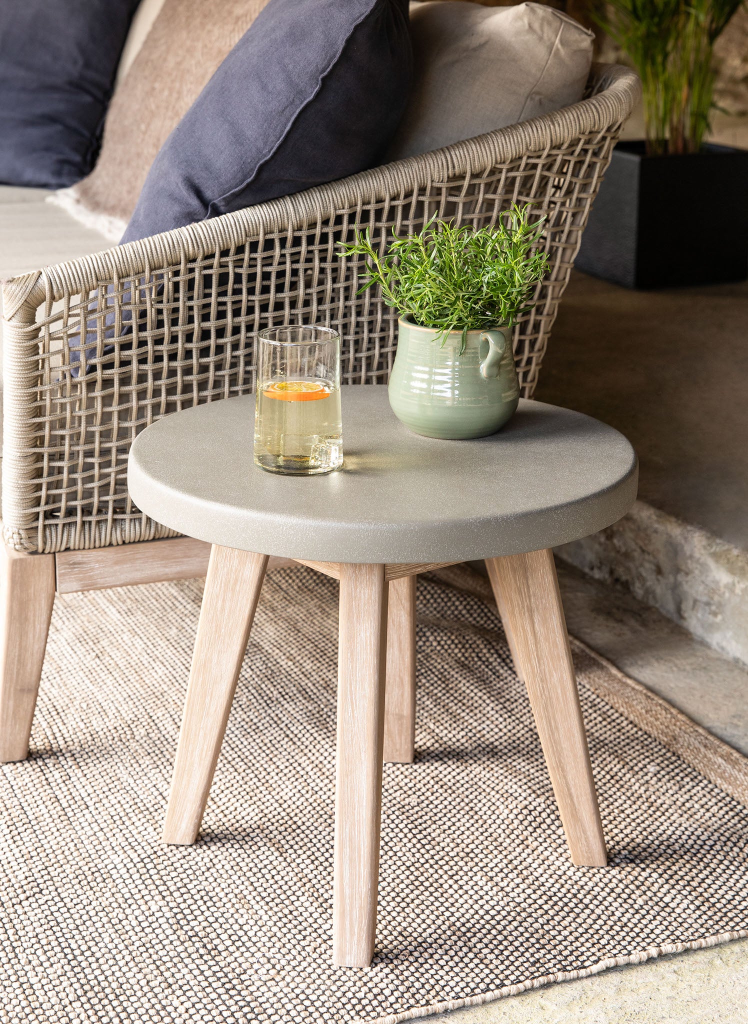 Lynton Round Side Table – Soto Gardens